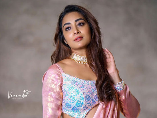 Latest Insta Pics Of Bhanu Shree