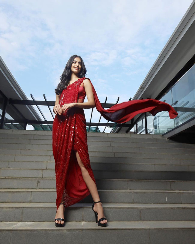 Pretty Looks Of Sini Shetty