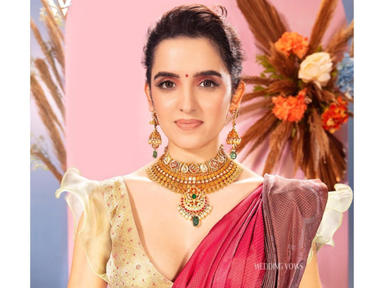 Beautiful Shirley Setia In Saree