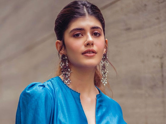 Enticing Pics Of Sanjana Sanghi In Blue Outfit