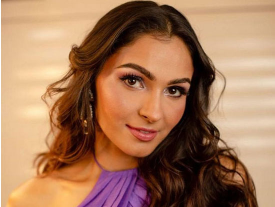 Andrea Jeremiah Looking Gorgeous In Violet