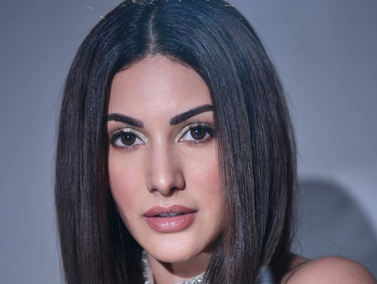Enticing Pics Of Amyra Dastur