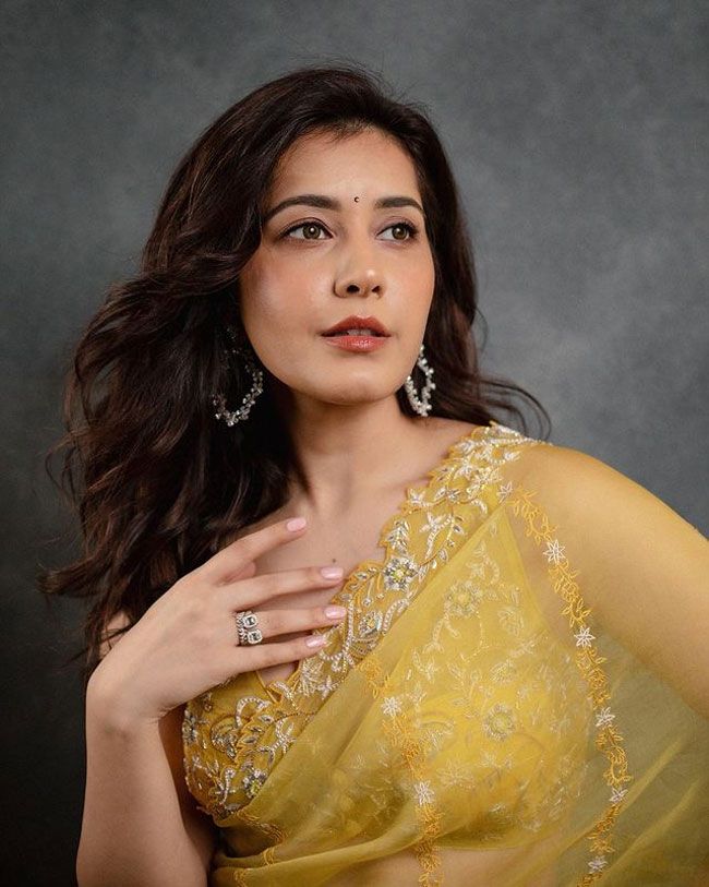 Ravishing Looks Of Raashi Khanna In White
