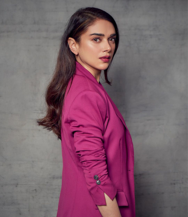 Dazzling Looks Of Aditi Rao Hydari - Photogallery - Page 8