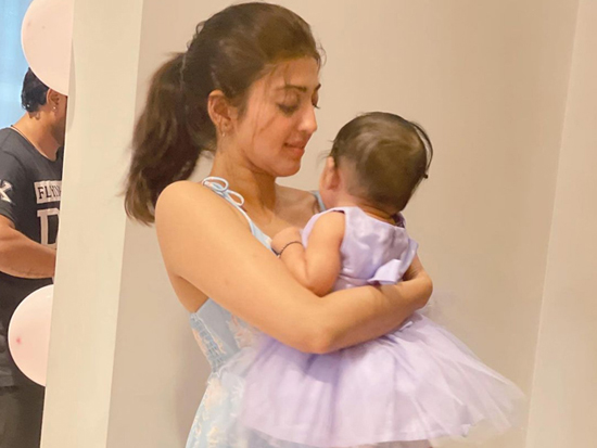 Pranitha Subhash Lovely Clicks With her Daughter