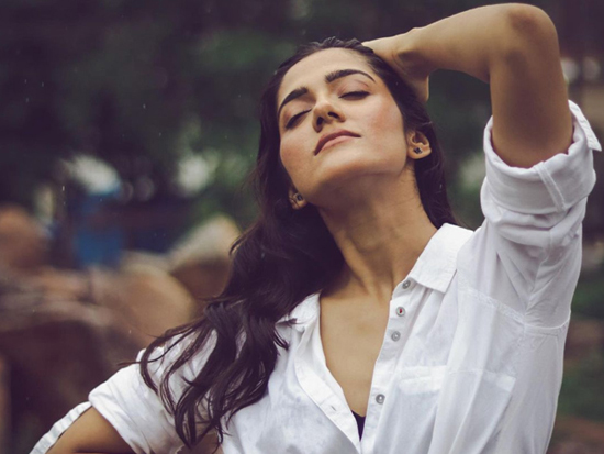 Staggering Poses Of Simran Choudhary In White