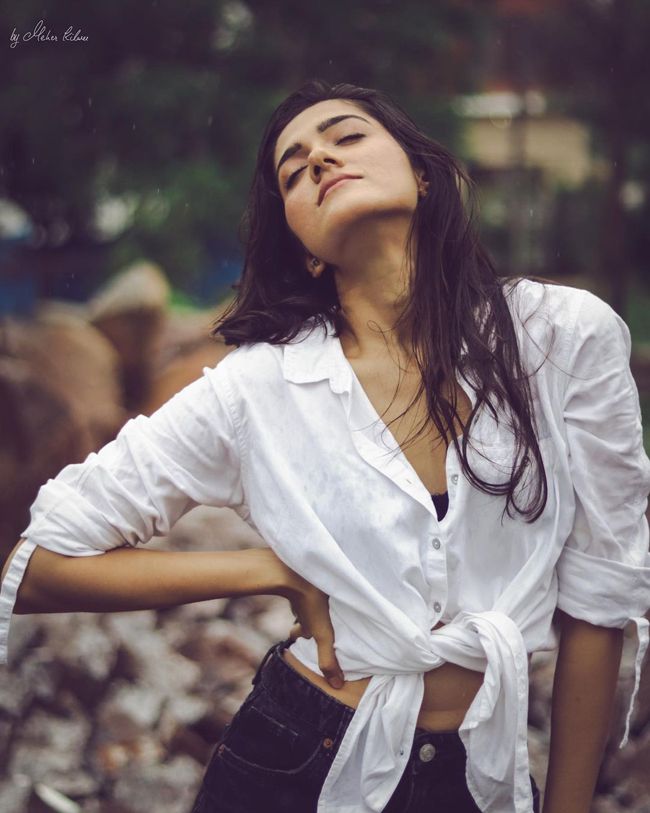 Staggering Poses Of Simran Choudhary In White