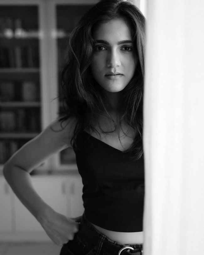 Staggering Poses Of Simran Choudhary In White