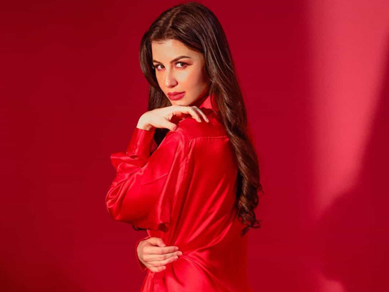 Stunning Looks Of Giorgia Andriani In Red