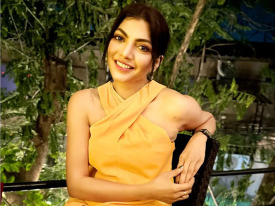 Staggering Poses Of Lahari Shari In Yellow