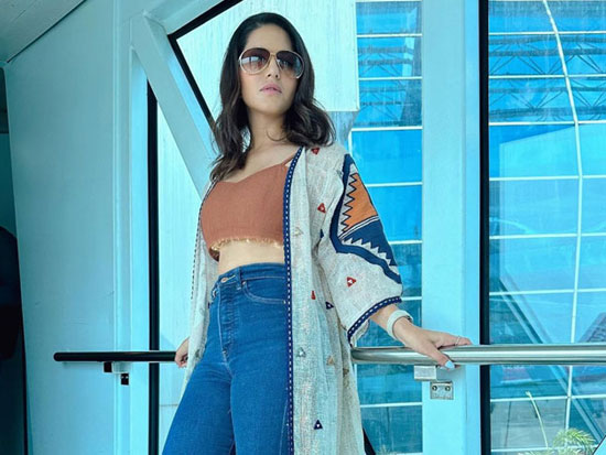 Stylish Looks Of Sunny Leone