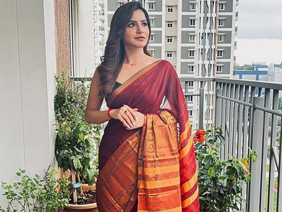 Ashu Reddy Stuns In A Red Saree
