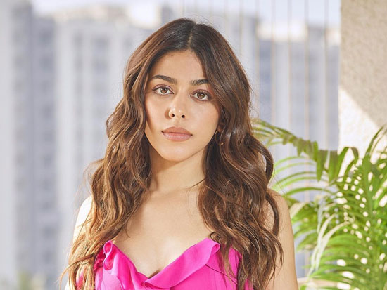 Glamorous Clicks Of Aalia Furniturewala In Pink