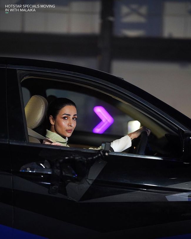 Staggering Poses Of Malaika Arora In Black