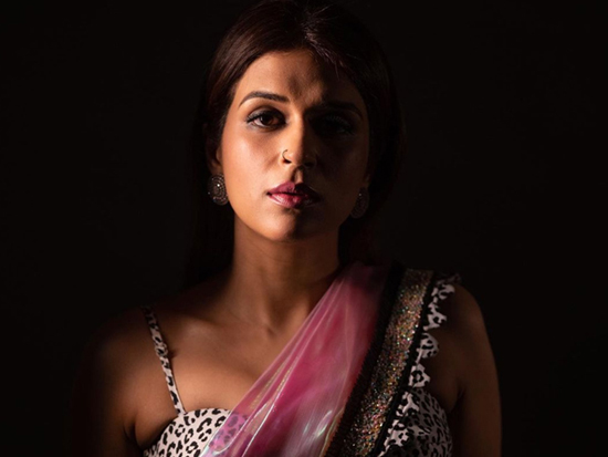 Staggering Poses Of Shraddha Das