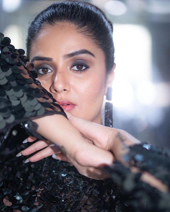 Staggering Poses Of Sreemukhi