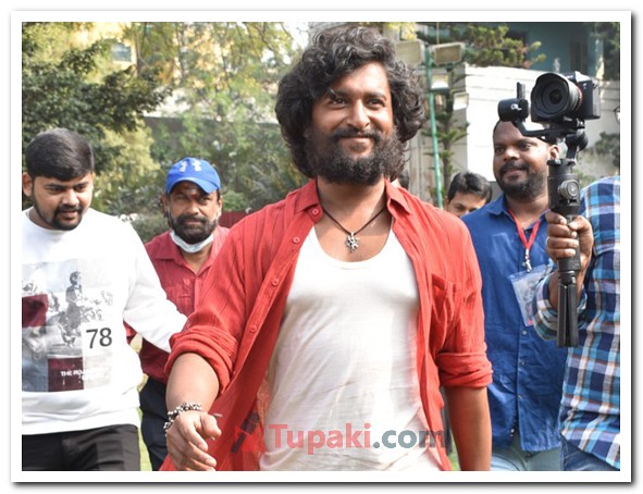 Nani Poses In Dasara Look For Fans Meet