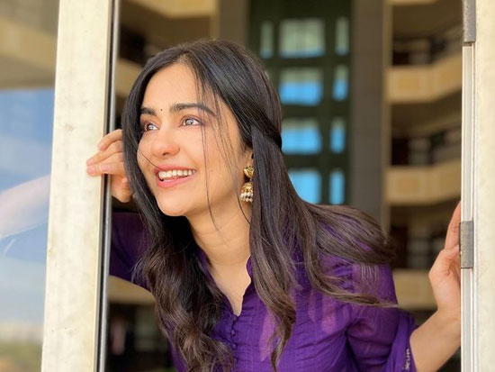 Beautiful Looks Of Adah Sharma