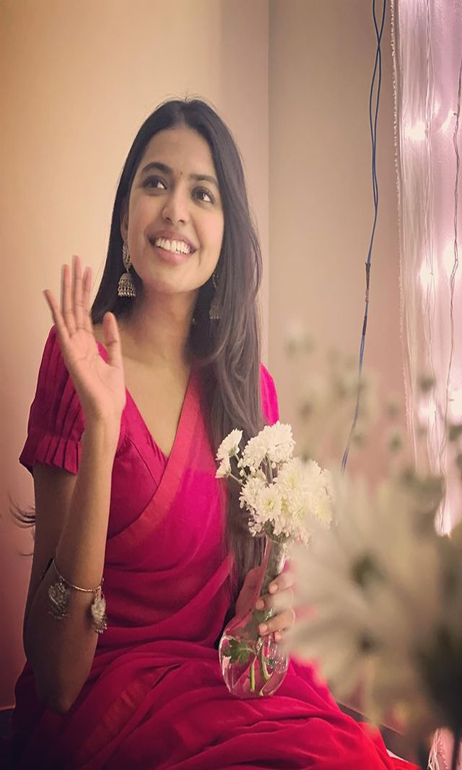 Beautiful Looks Of Shivani Rajashekar In A Saree