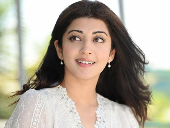 Dazzling Looks Of Pranita Subhash