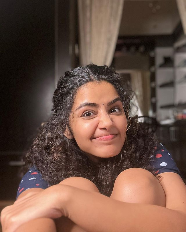 Pretty Looks Of Anupama Parameswaran