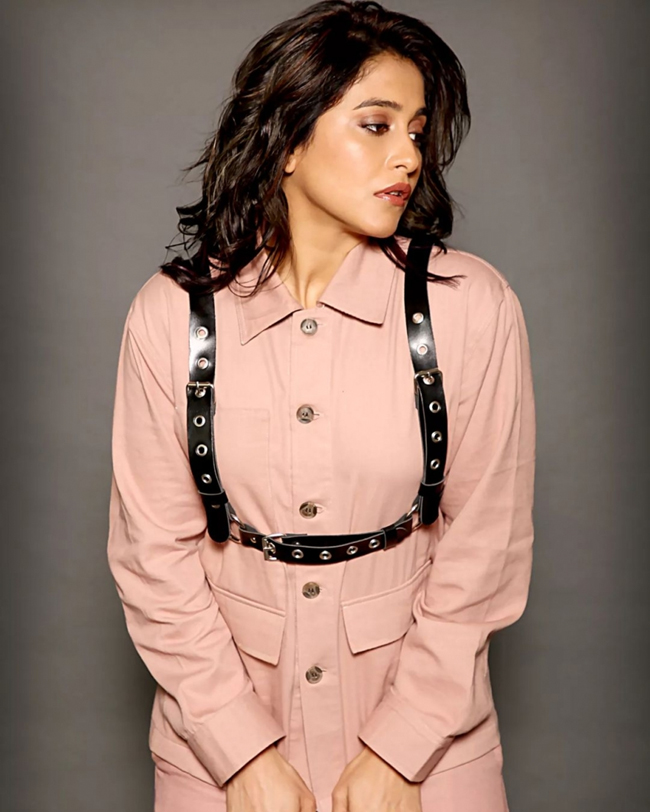 Ravishing Looks Of Regina Cassandra In Black