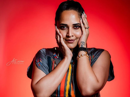 Striking Poses Of Anasuya