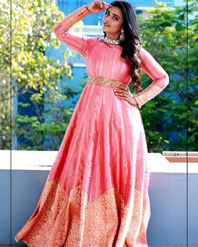 Arresting Looks Of Aishwarya Rajesh In Red