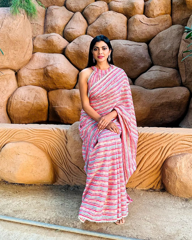 Astounding Poses Of Lahari Shari In Black