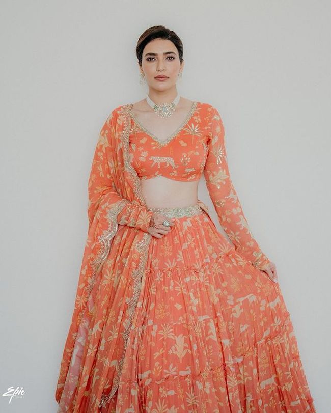 Enchanting Looks Of Karishma Thanna In Traditional Dress