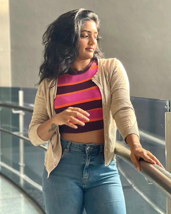 Enticing Looks Of Eesha Rebba