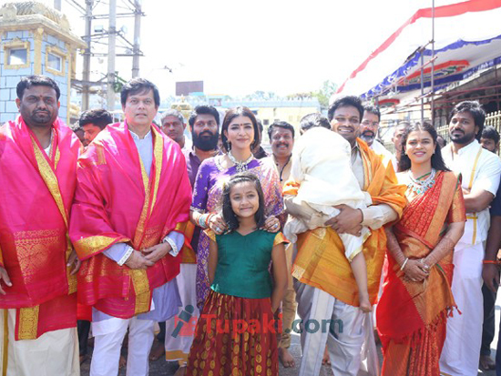 Manchu Manoj And Bhuma Mounika Visted Thriumala N Took The Divine ...
