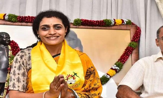 నందమూరి సోదరి ఈసారి వైసీపీ మంత్రి మీదనేనట.....?