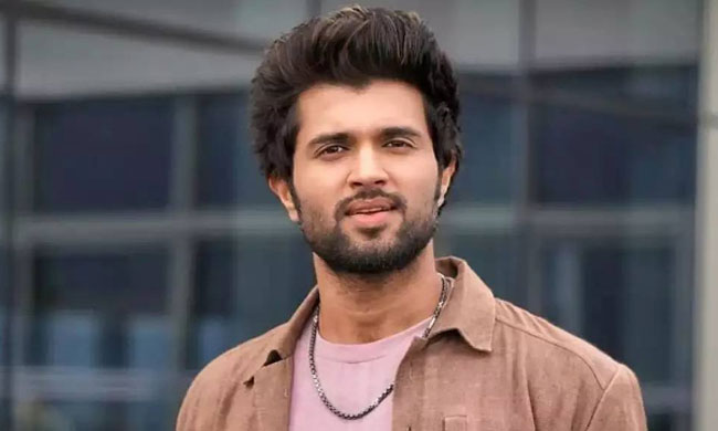 Three Options Ahead For Deverakonda! What Will He Choose?