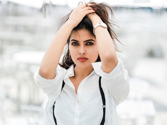 Magnificent Looks Of Divi Vadthya