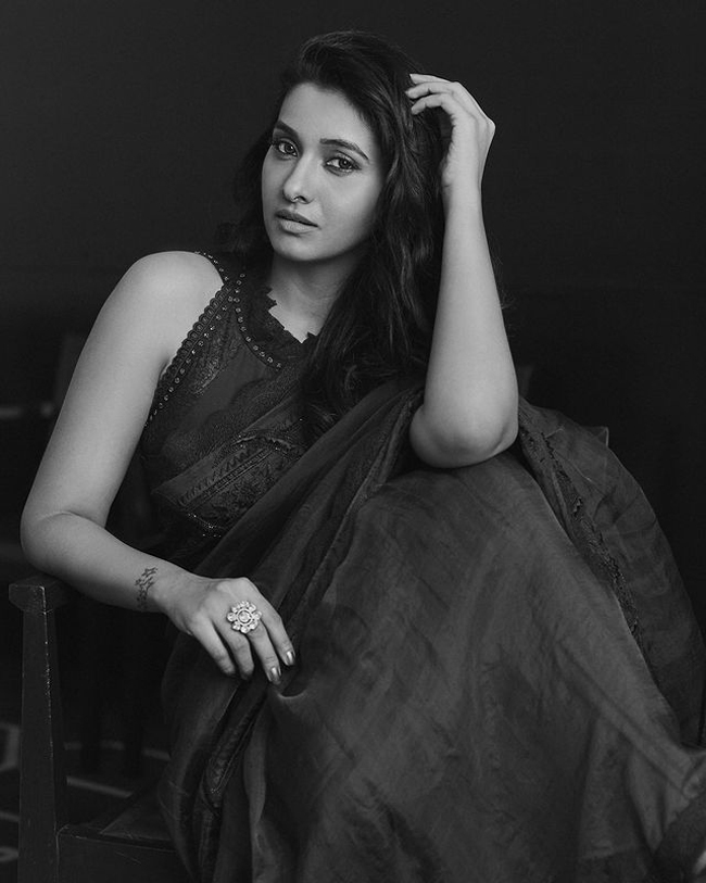 Priya Bhavani Shankar Ravishing Looks In A Saree