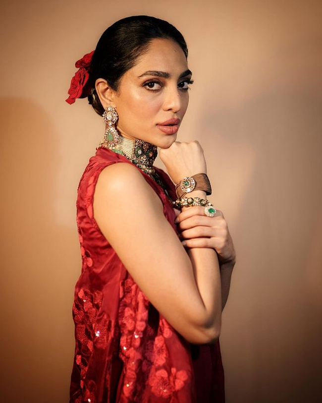 Scintillating Poses Of Sobhita Dhulipala