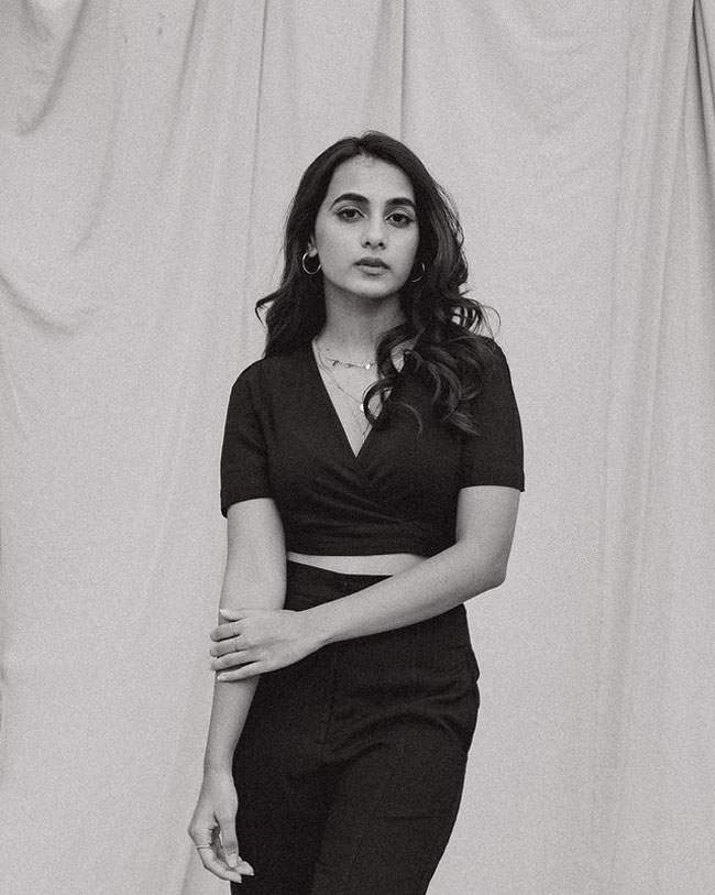 Cute n Adorable Pics Of Aneesha Dama