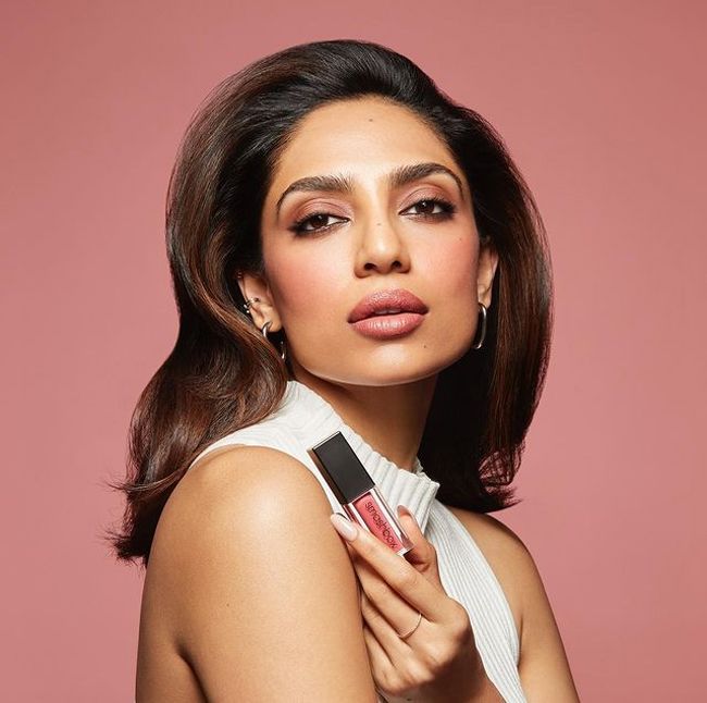 Mesmerising Looks Of Sobitha Dhulipala