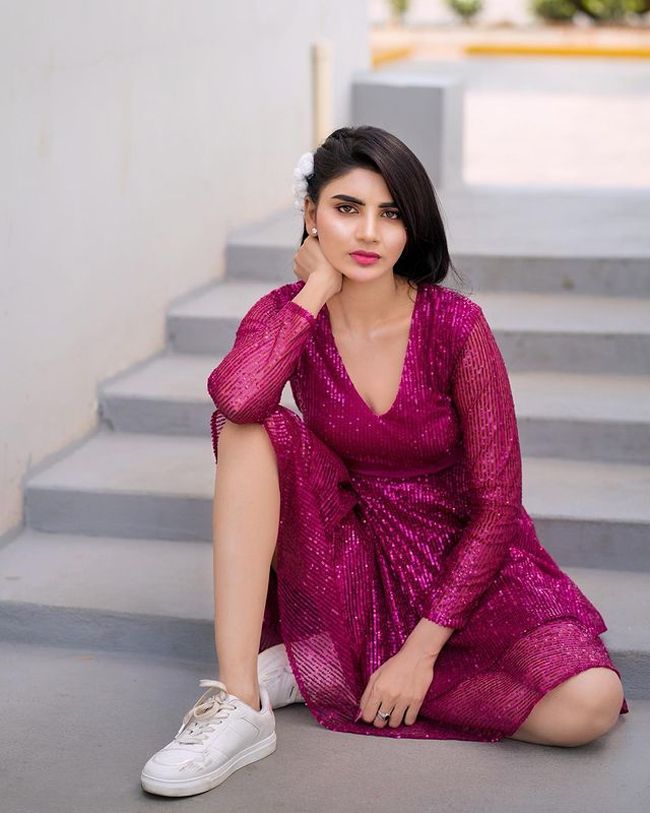 Vivacious Looks Of Jabardasth Varsha In Shiny Outfit