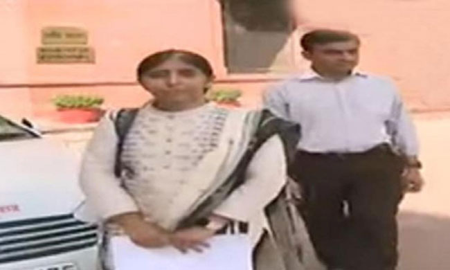 Viveka Case:Sunitha Reddy, Husband At CBI Office!