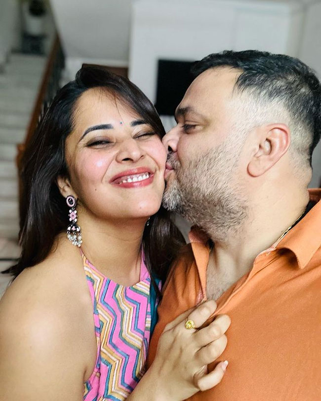Anasuya Bharadwaj Enjoying With Her Family