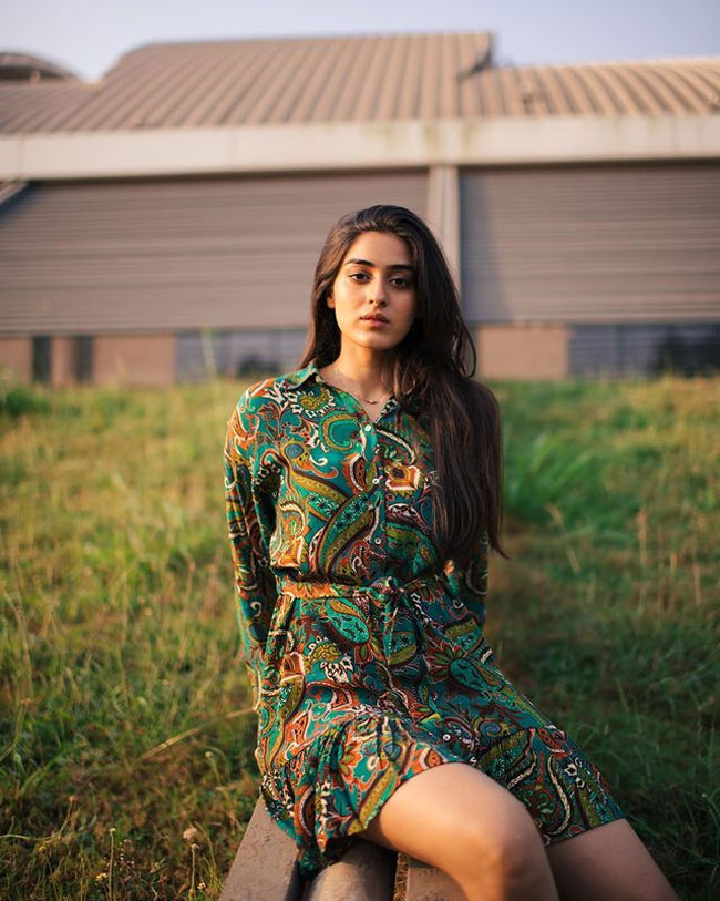 Dazzling Looks Of Sakshi Vaidya In Orange Outfit