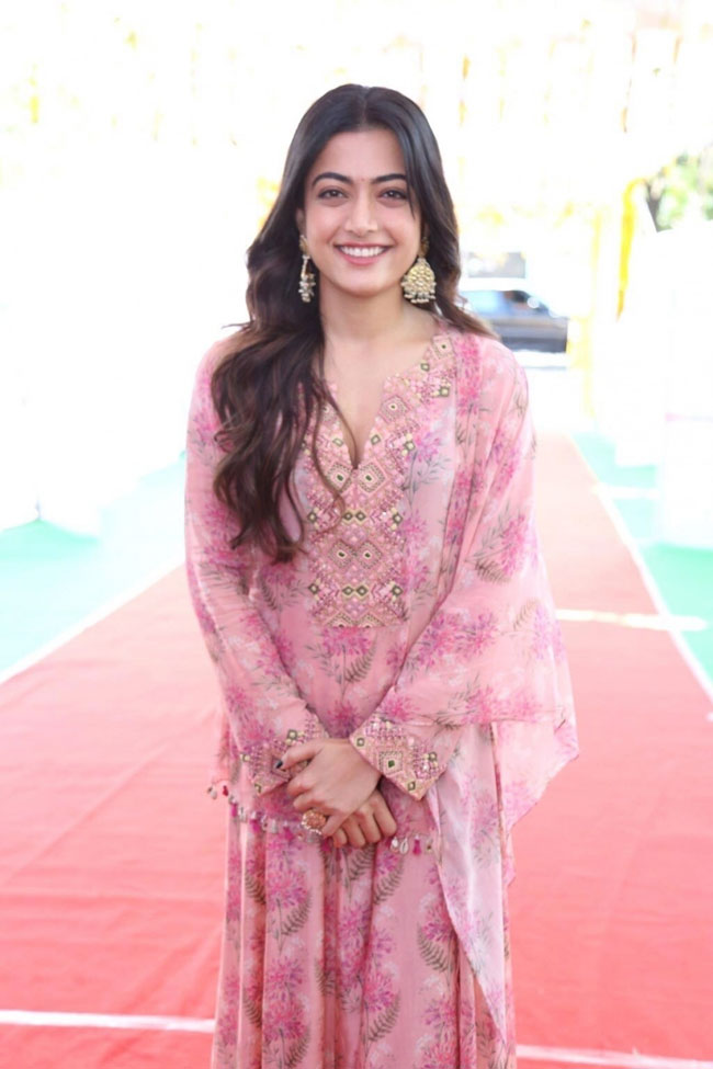 Simple and Beautiful Look Of Rashmika Mandanna